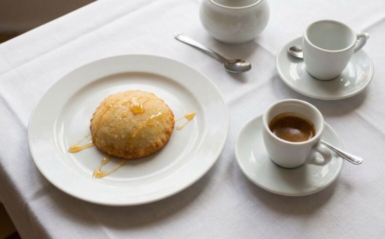 Authentic Sardinian Seadas Recipe - ItalianCookies.com